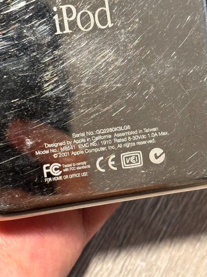 Apple iPod Classic 1st Generation (M8541) – White, 5GB – Loaded With ...