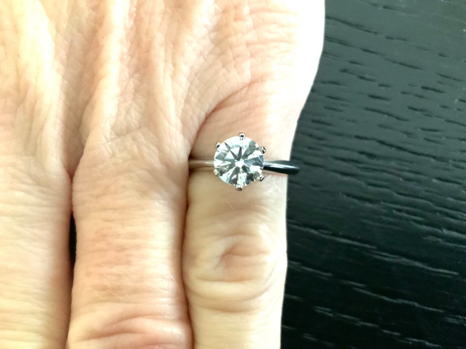 Tiffany & Co Platinum and Diamond Round Engagement Ring 1.03 CT I VS1 ...