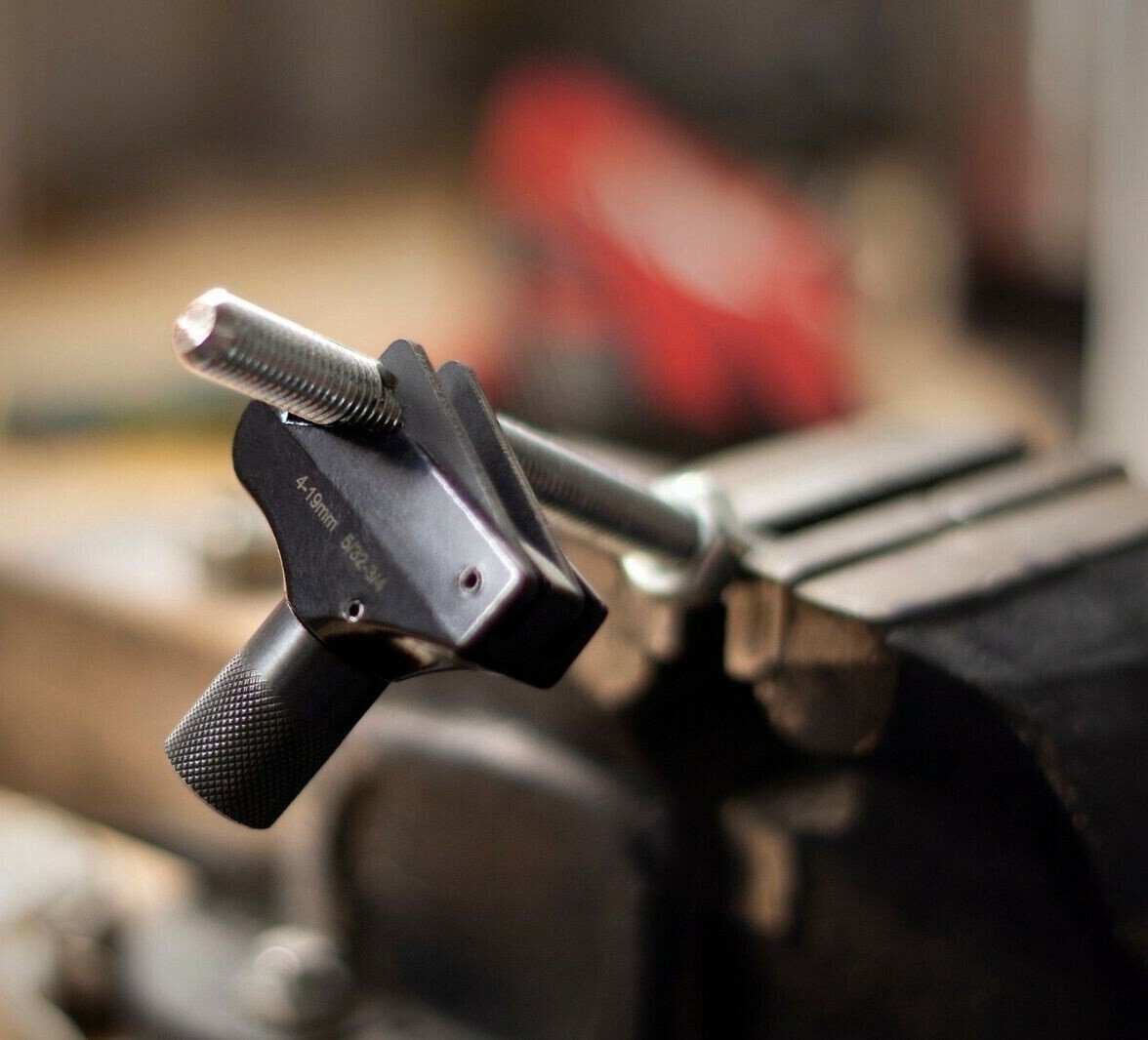 US PRO Thread Repair Tool 4mm/19mm Self Adjusting To Any Pitch Thread ...