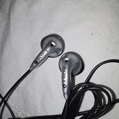 Genuine Sony Earbuds Wired Silver And Black E706 | eBay