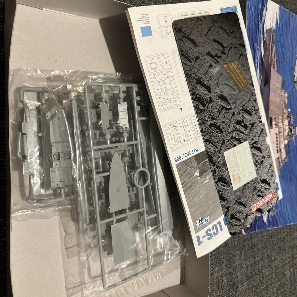 Trumpeter 05304 - 1/350 USS The Sullivans DD-537 model kit | eBay