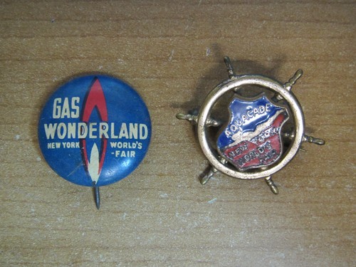 Lot of 2 1939 World’s Fair New York Gas Wonderland & Aquacade Pinback ...