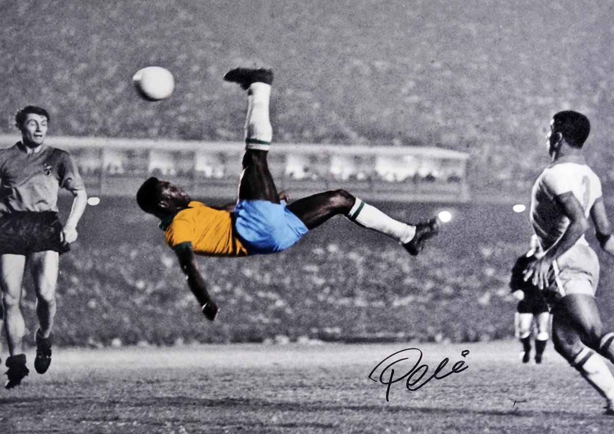 Pele Bicycle Kick In Color 13 Pele Bicycle Kick Stock Photos, High Res