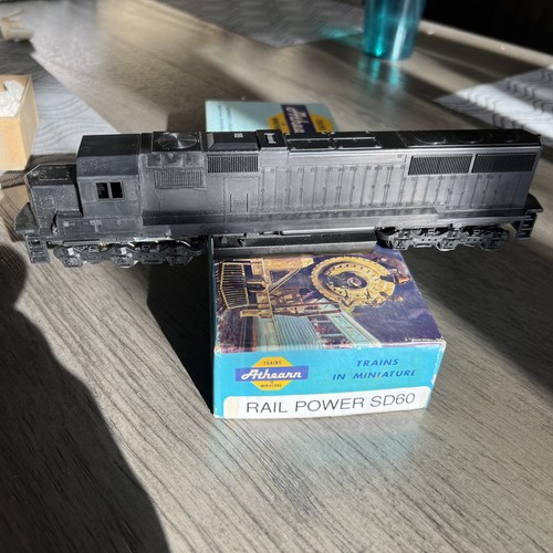 HO scale Athearn Blue Box SD40 Tunnel Motor, Rail Power SD60 Shell kit ...