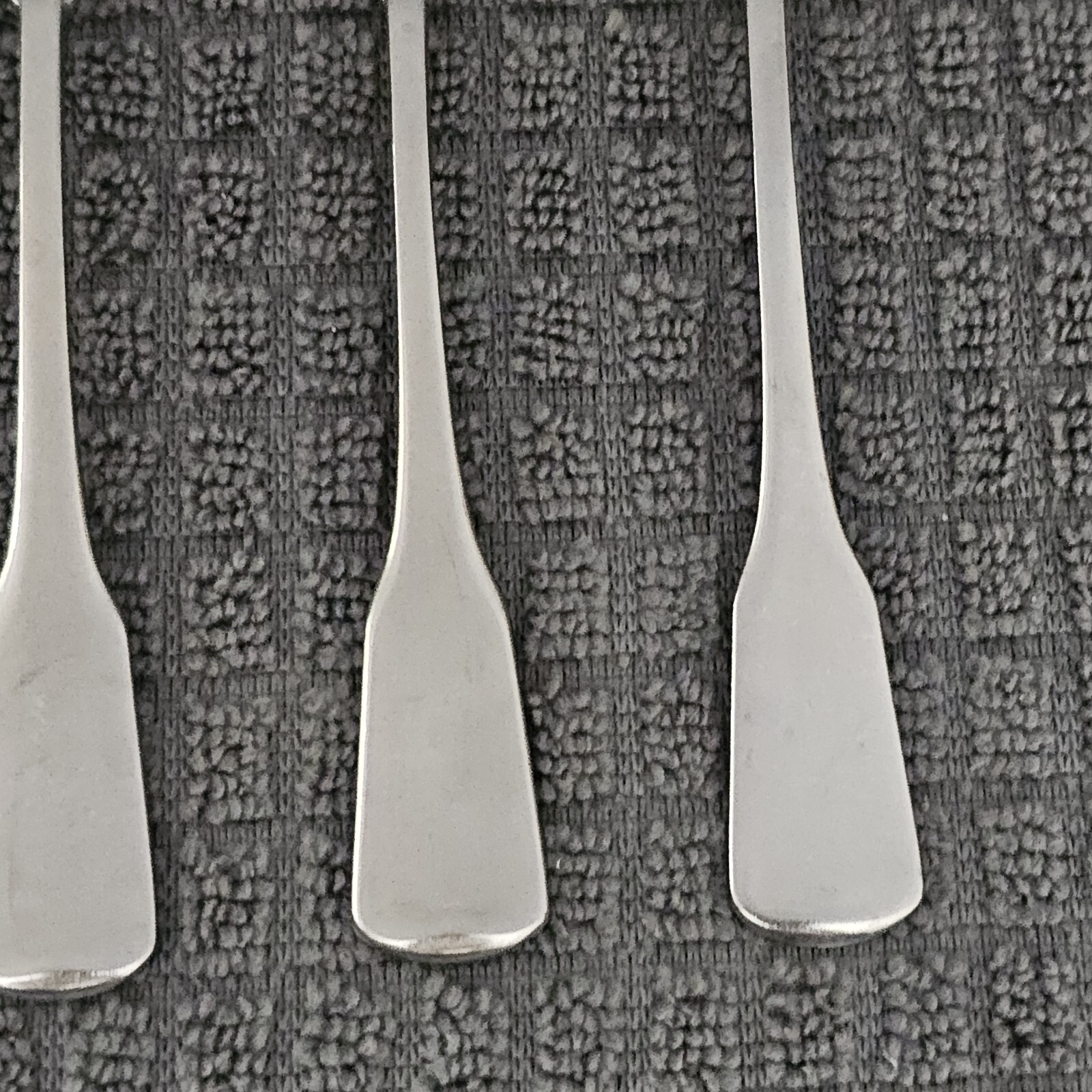 Oneida AMERICAN COLONIAL Teaspoons Set Of 5 STAINLESS Flatware Cube | eBay