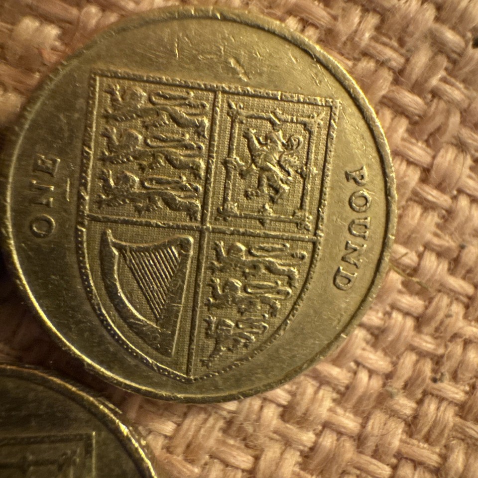 2008 2009 2010 Royal Shield Of Arms £1 x 3 Old Round Pound Coin | eBay UK