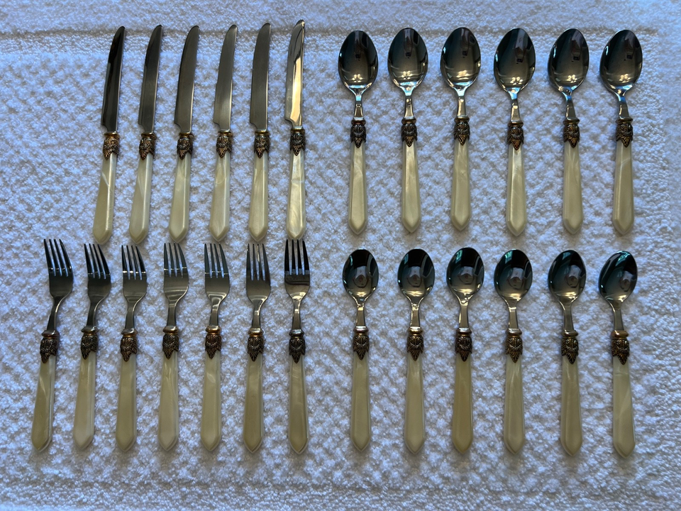 25 piece Vintage Hampton Silversmiths Mother Of Pearl/gold Flatware ...