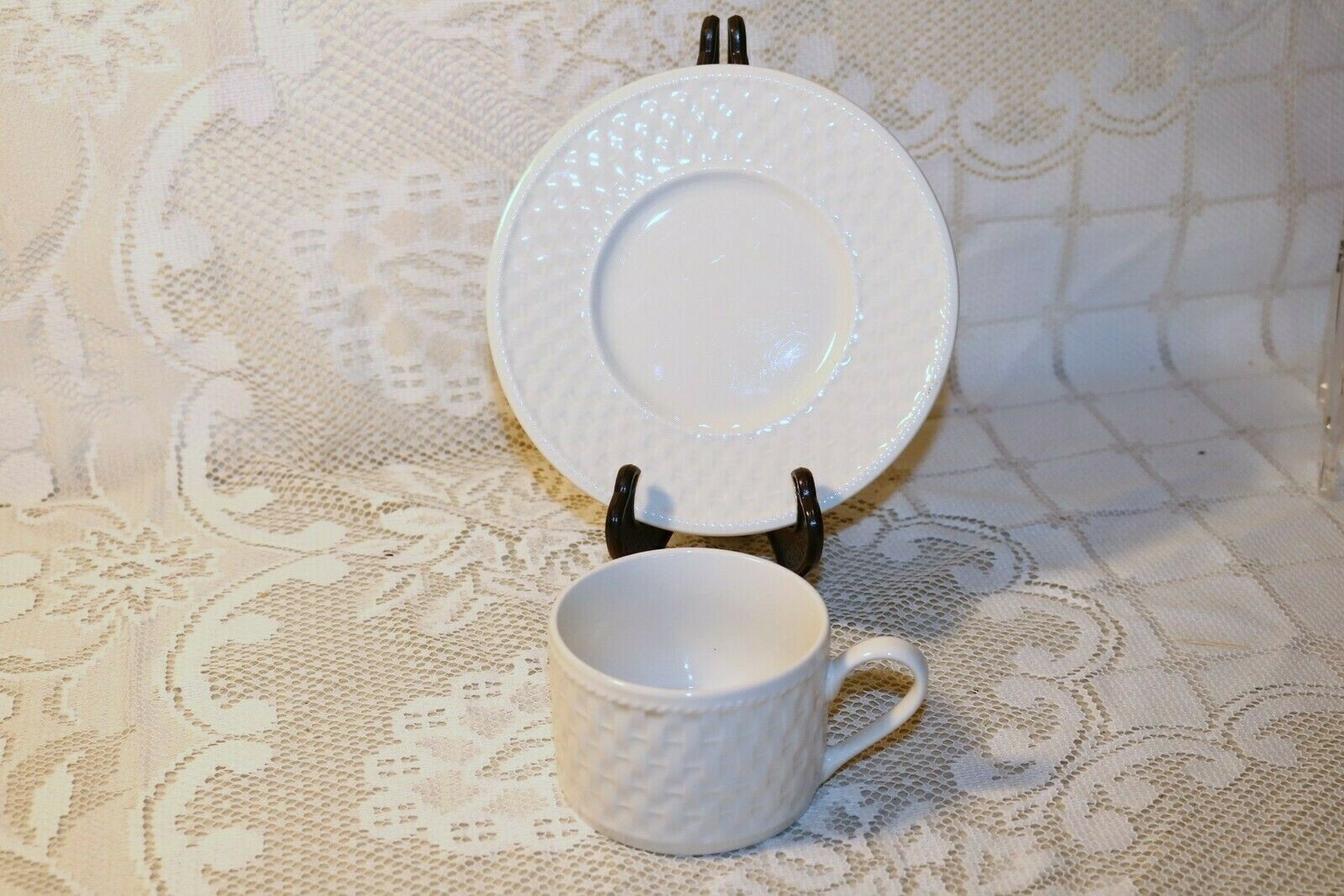 LNT Home Oneida BASKET WEAVE Wicker White China Coffee Cups & Saucers ...