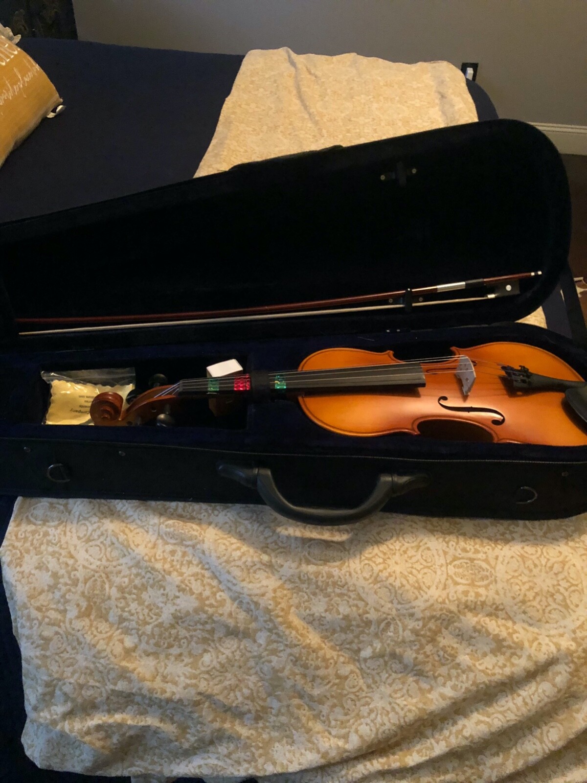carlo robelli student violin in case w/new bow, rosin and shoulder rest ...