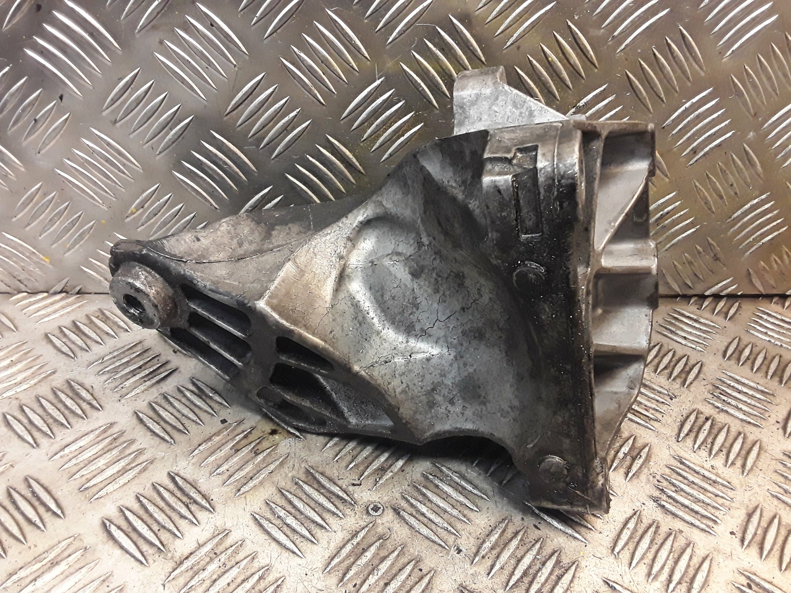 MERCEDES ENGINE MOUNT (LEFT) C E Class W204 W212 180 200 220 CDI ...