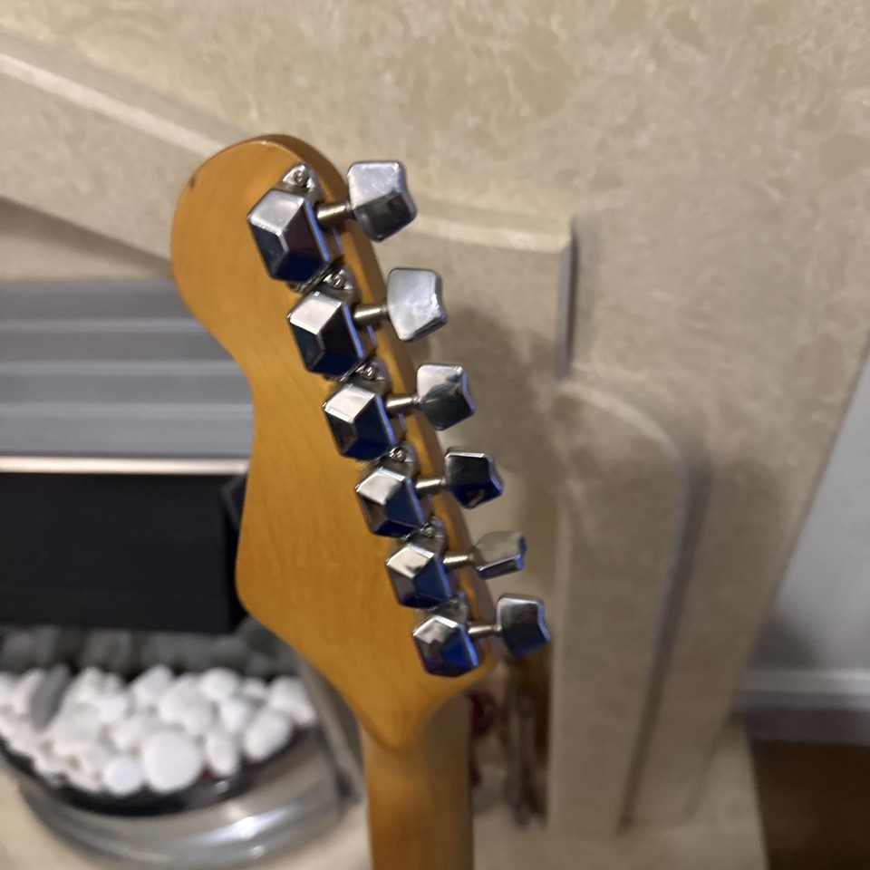 Encore Stratocaster Electric Guitar Vintage 6-String R/H sunburst very ...