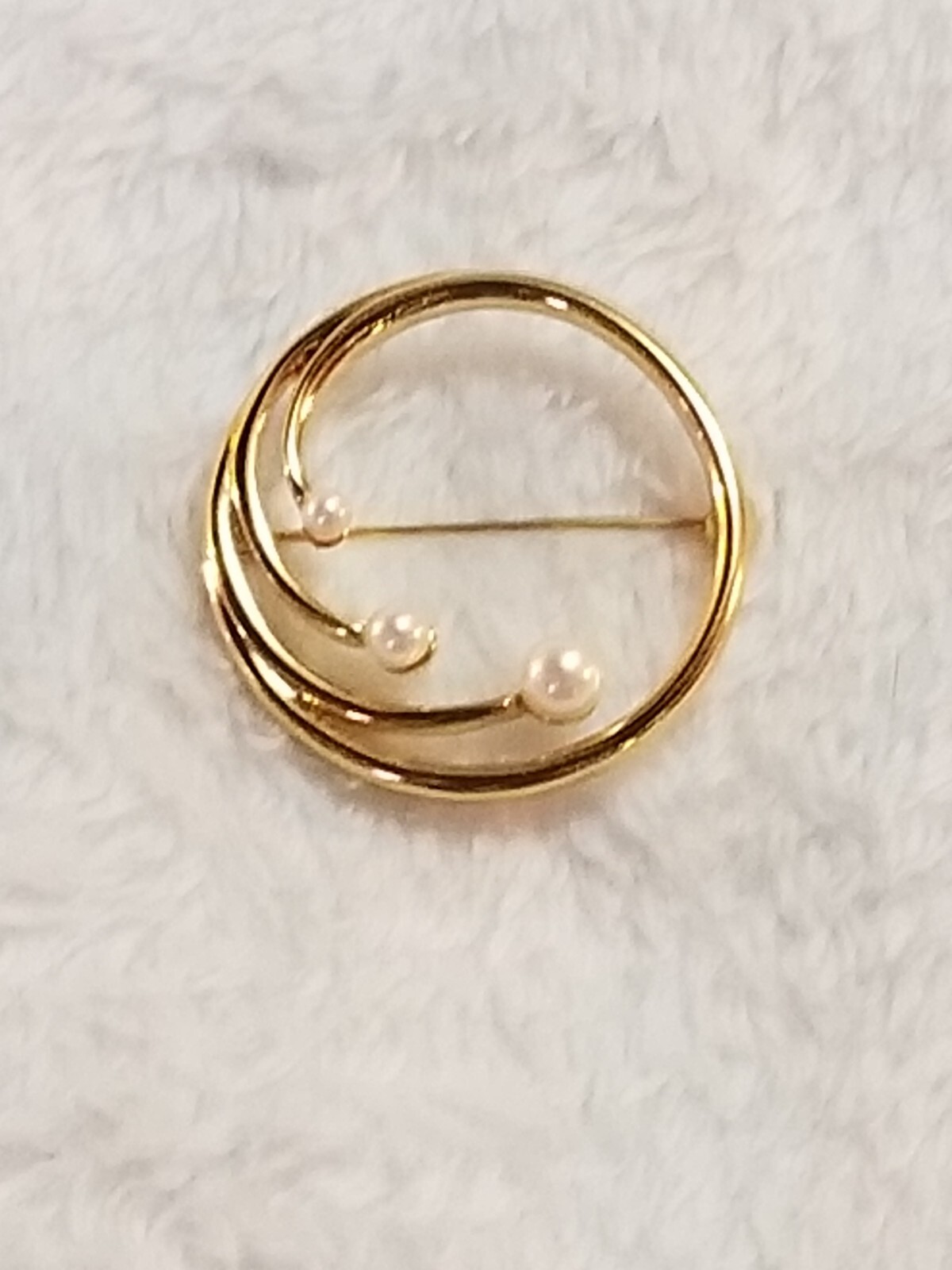 Vintage Monet Classic Gold Tone Circle Pin Brooch Wit… - Gem