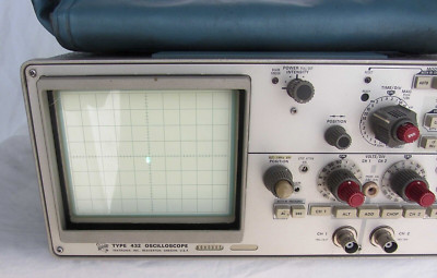 Tektronix 432, 25 MHz dual-trace, portable solid-state scope - S/N ...