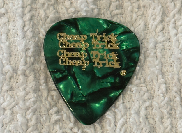 CHEAP TRICK TOM PETERSSON GUITAR PICK TOUR RARE STAGE PLECTRUM Gold ...