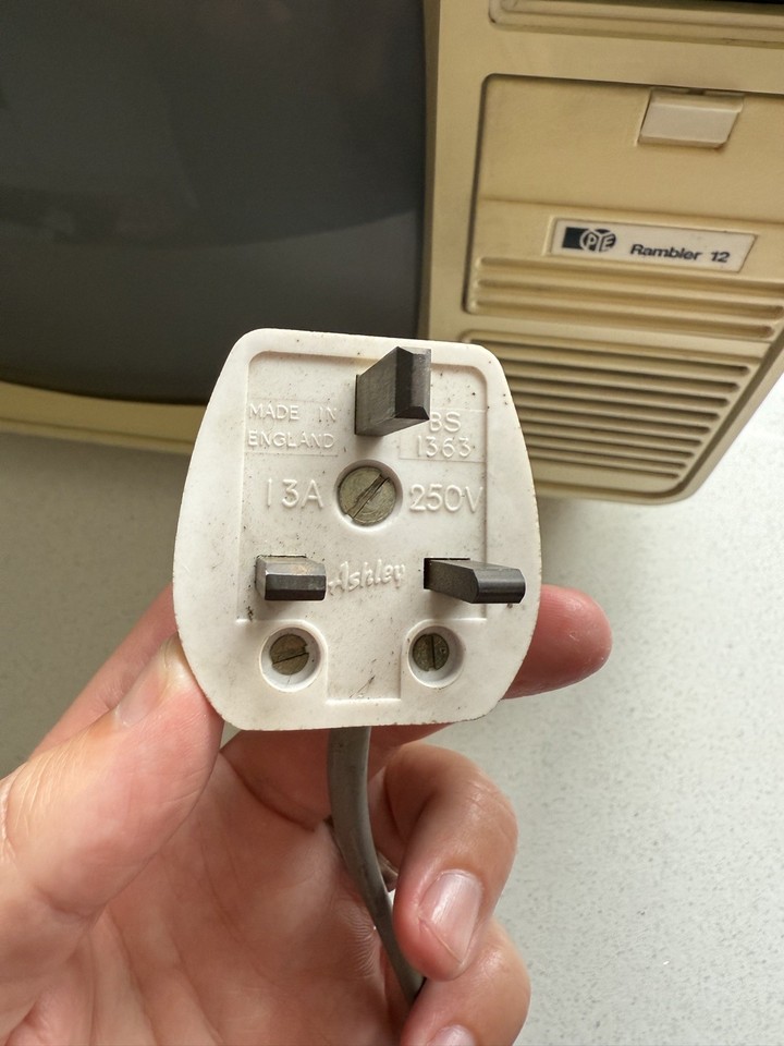 Vintage 1970s PYE Rambler 12 Portable Black & White Monochrome CRT ...