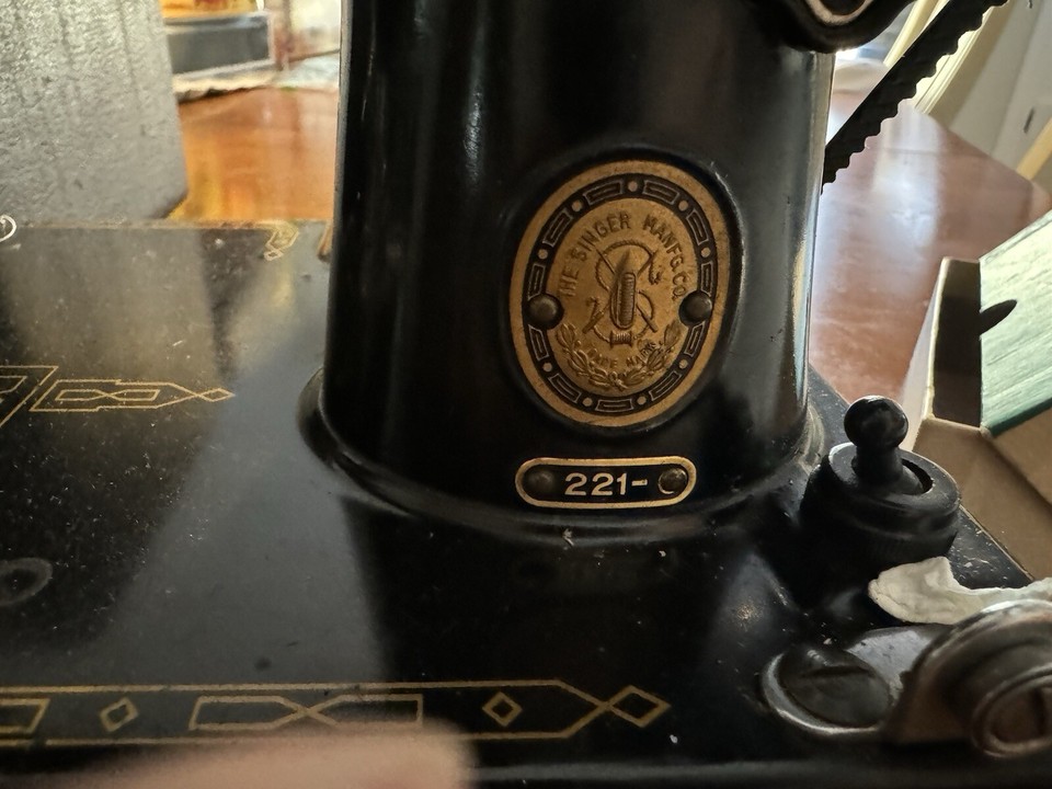 Singer 221K Featherweight Sewing Machine | eBay