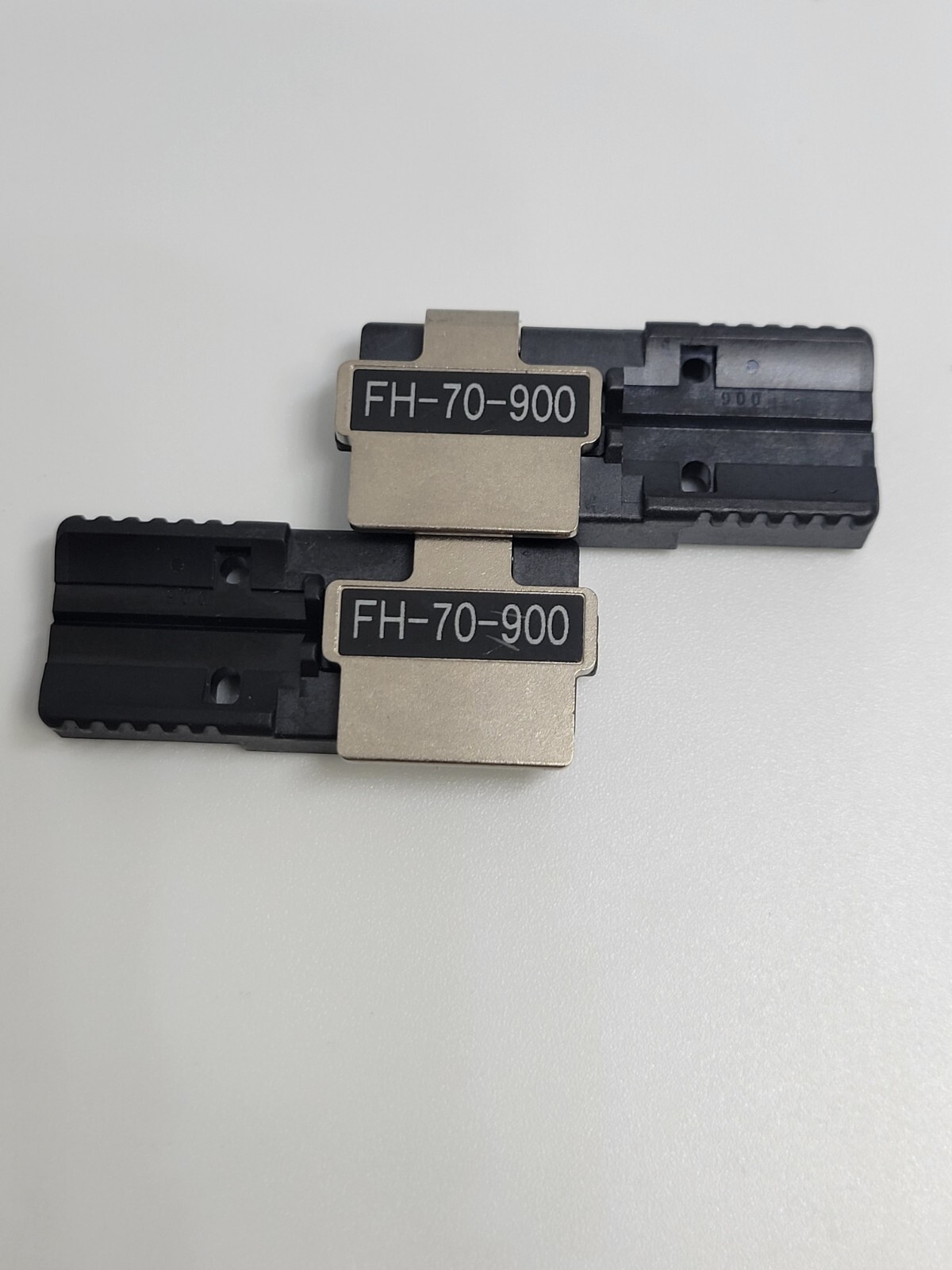 Fujikura FH-70-900 Pair Of 900um Fiber Holders for sale online | eBay