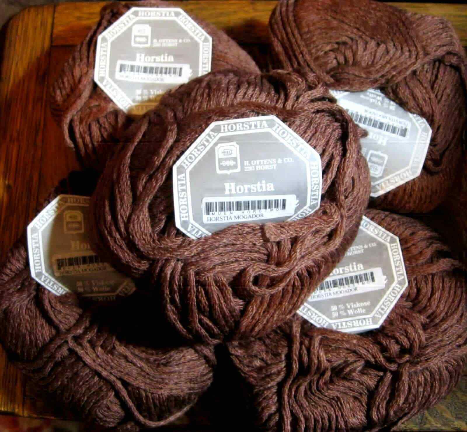 5 BALLS of HORSTIA MEDIUM BROWN MOGADOR YARN - BULKY WEIGHT YARN - 495 ...