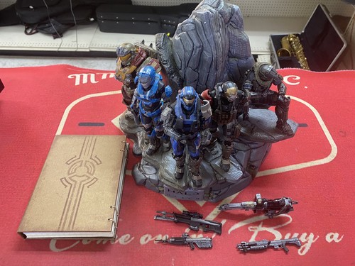 Microsoft Xbox 360 Halo Reach Noble Team Legendary Limited Statue No ...