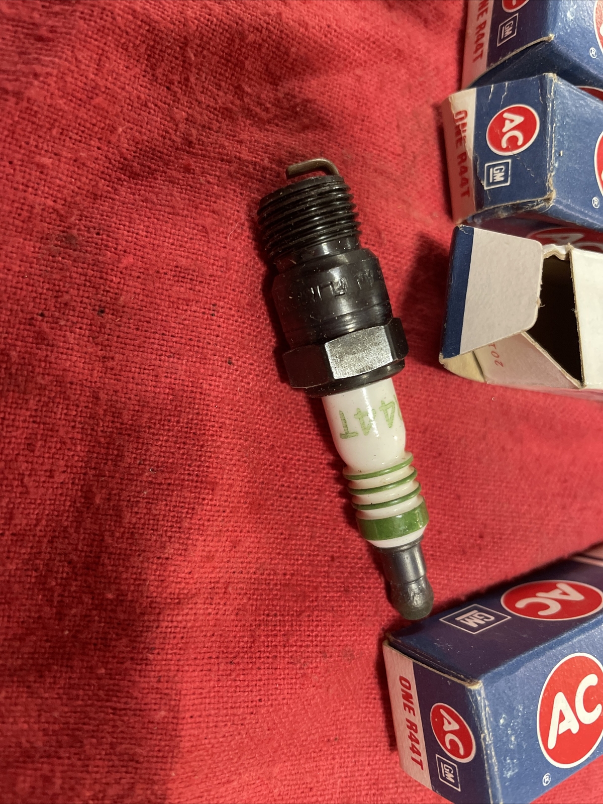 ‘NOS’ AC-R44T Spark Plugs Green Rings Corvette, Chevelle GM #5613355 ...