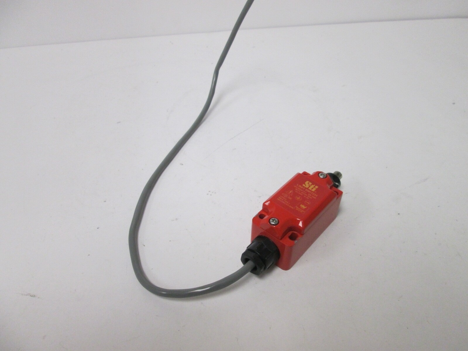 Sti 44505-2011 Limit Switch, Snap Acting Contacts: 1 N/O and 1 N/C ...