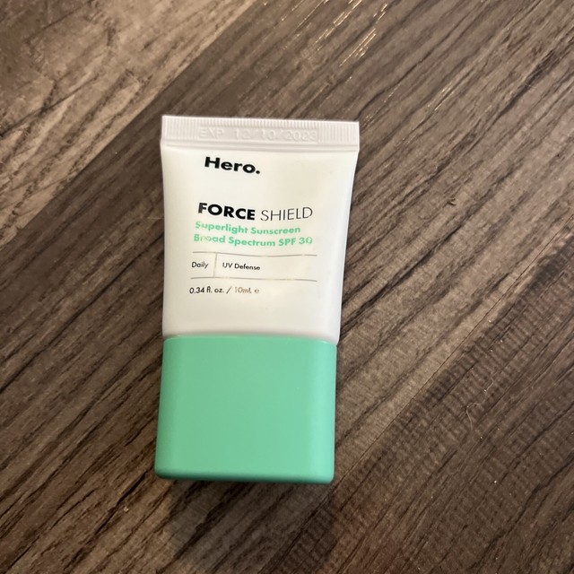 Hero Force Shield Superlight Sunscreen SPF 30 Travel MINI 0.33oz 10ml ...