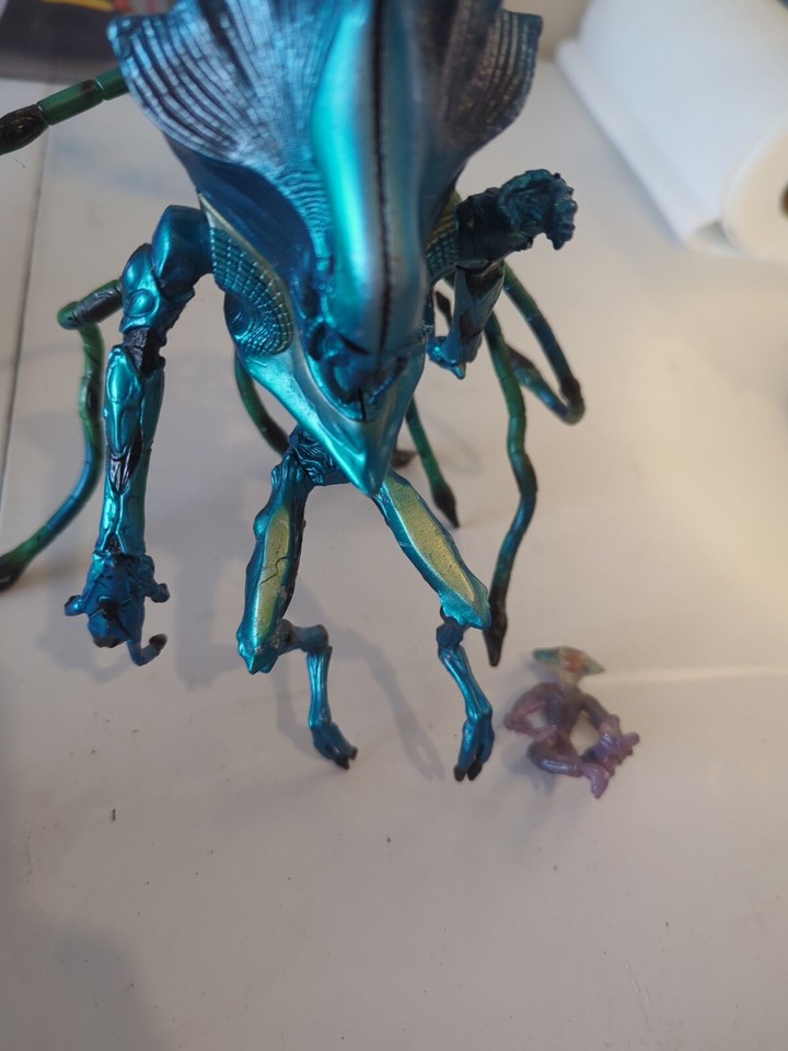 Vintage 1996 ID4 Independence Day Alien Attacker w pilot Alien inside ...