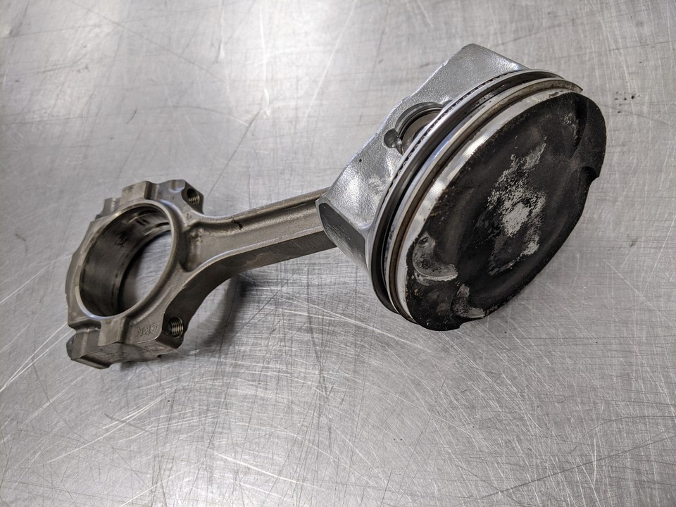 Piston and Connecting Rod Standard 12-15 Chevrolet Captiva Sport 2.4 ...