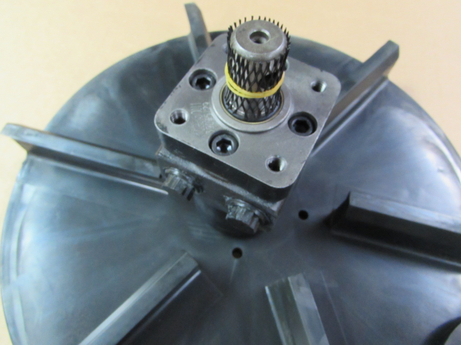 UNIVERSAL SALTDOGG 18" SALT SPREADER SPINNER DISK 9240016 CCW W ...