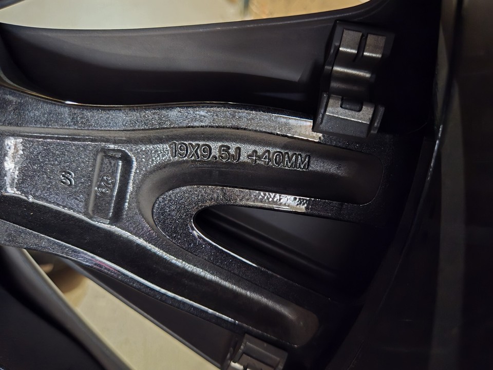 Original Tesla 19" Model S OEM Front 19x9.5 Plaid Wheel Rim Tire + TPMS ...