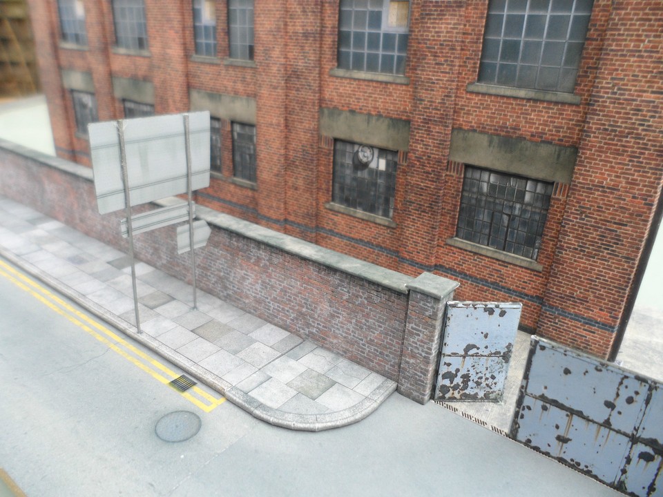 CONCRETE SLABBED PAVEMENT LIGHT GREY CARD KIT- OO GAUGE MODEL RAILWAY ...