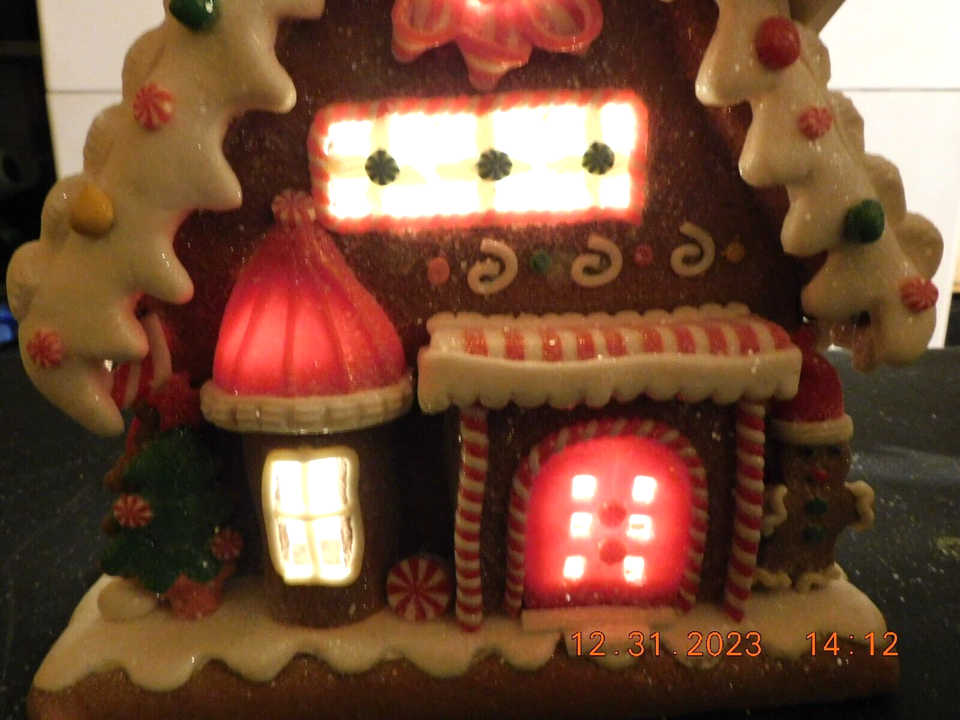 New Trimsetter Gingerbread Light Up LED Small Waffle Roof House 9.5 ...