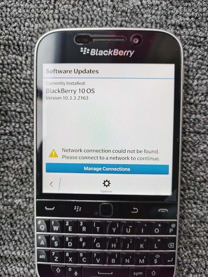 BlackBerry Classic Q20 (SQC100-2) 16GB Unlocked GSM 4G LTE Keyboard ...