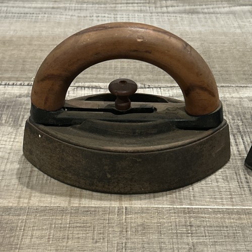 Lot of 2 ANTIQUE CAST SAD FLAT IRONS MRS POTTS Removable Handle Size 2 ...