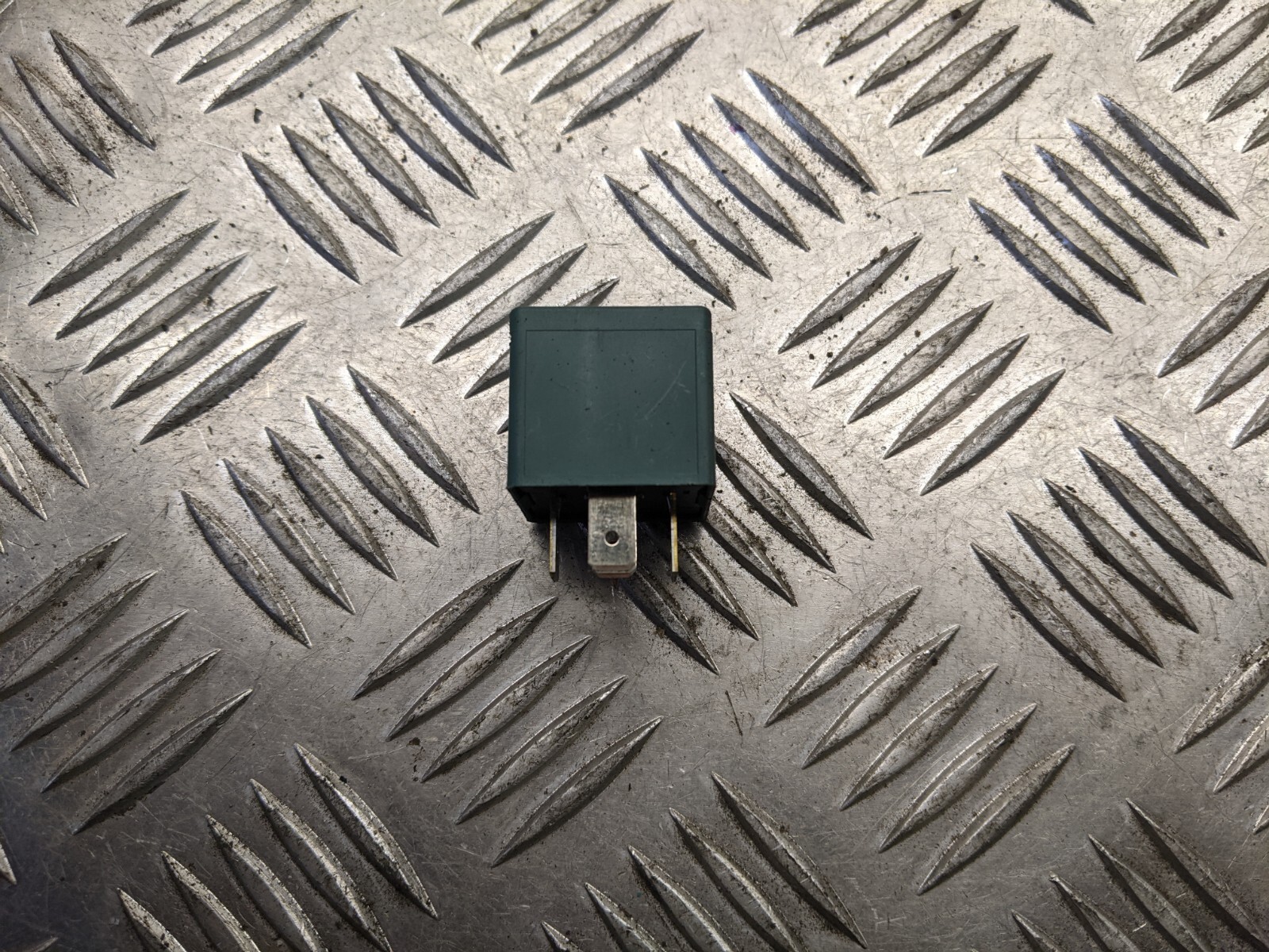 04848879AA Chrysler Jeep Fuel Pump Main Relay 72472m Siemens Set of 5 ...