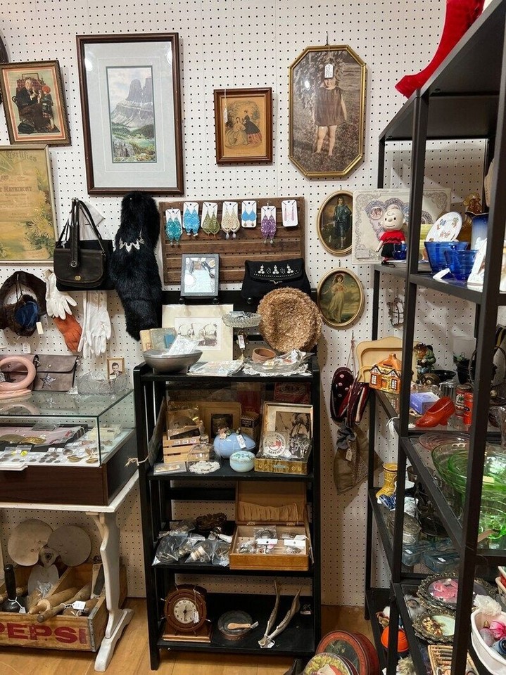 Antique store lot, open your store today, online or in a store / mall ...