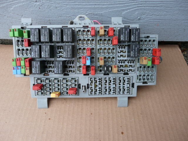 International Prostar Fuse Block Box Panel Relay | Cruise Control Unit