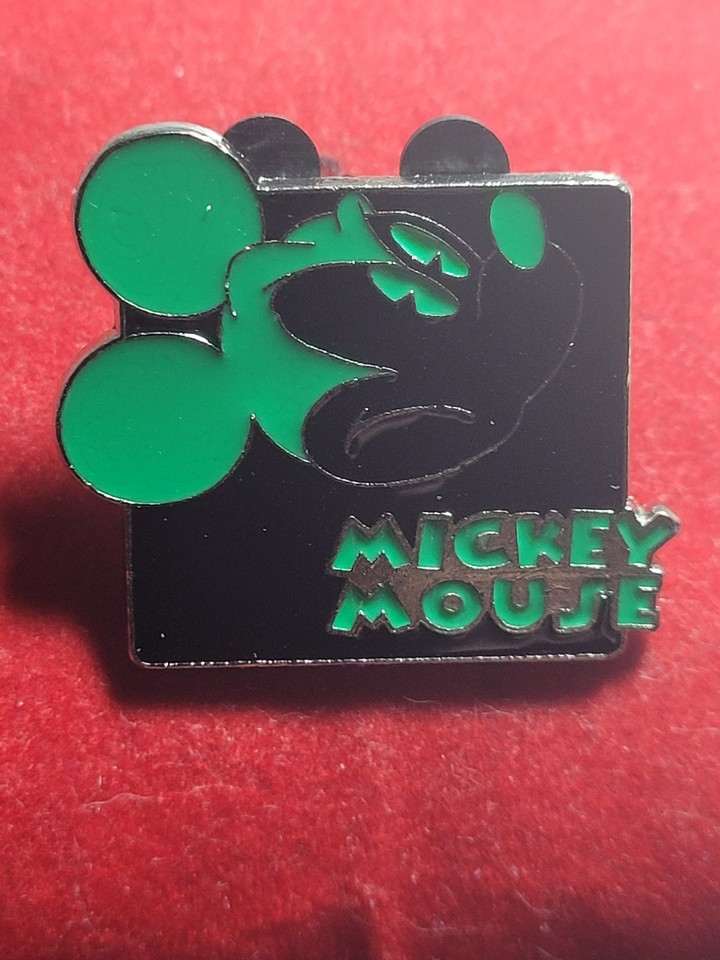 Disney Pin Trading, Mickey Mouse, Green & Black Scared Oh Mickey! 2012 ...