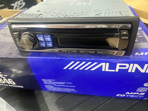 Alpine old school CDE-9846 CD AM FM Mp3 with pre out rare 1 din single ...