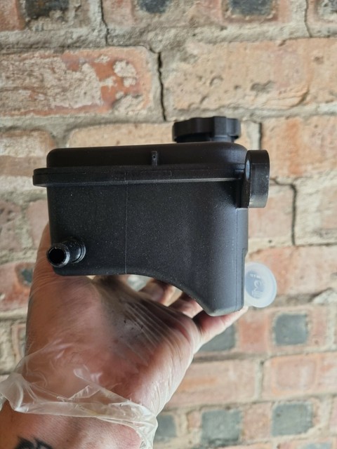 Mercedes-Benz C-class W204 Power Steering Reservoir Tank A0004602983 ...