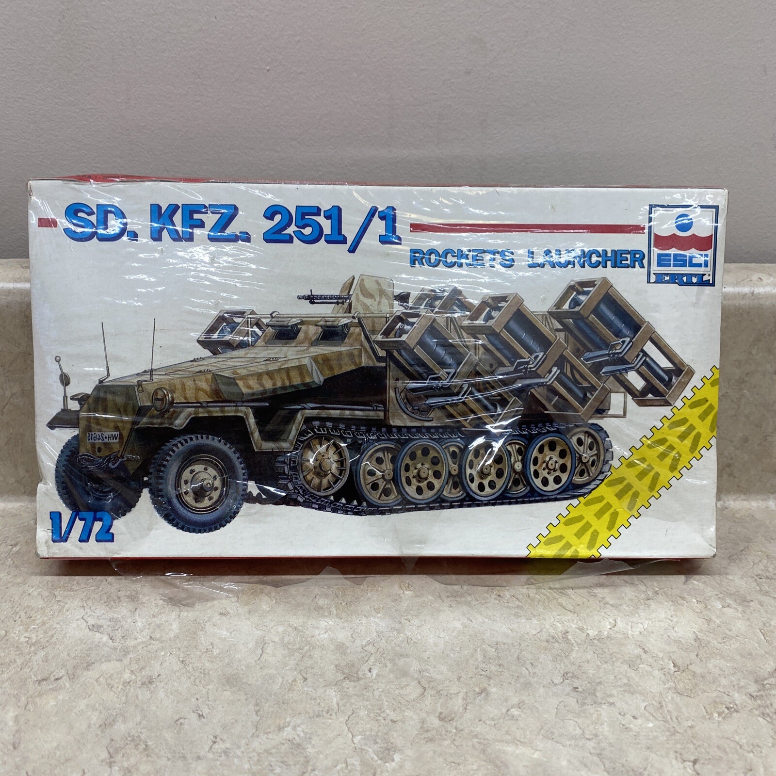 ESCI Ertl 8344 1/72 Sdkfz.251/1 Halftrack Rocket Launcher for sale ...