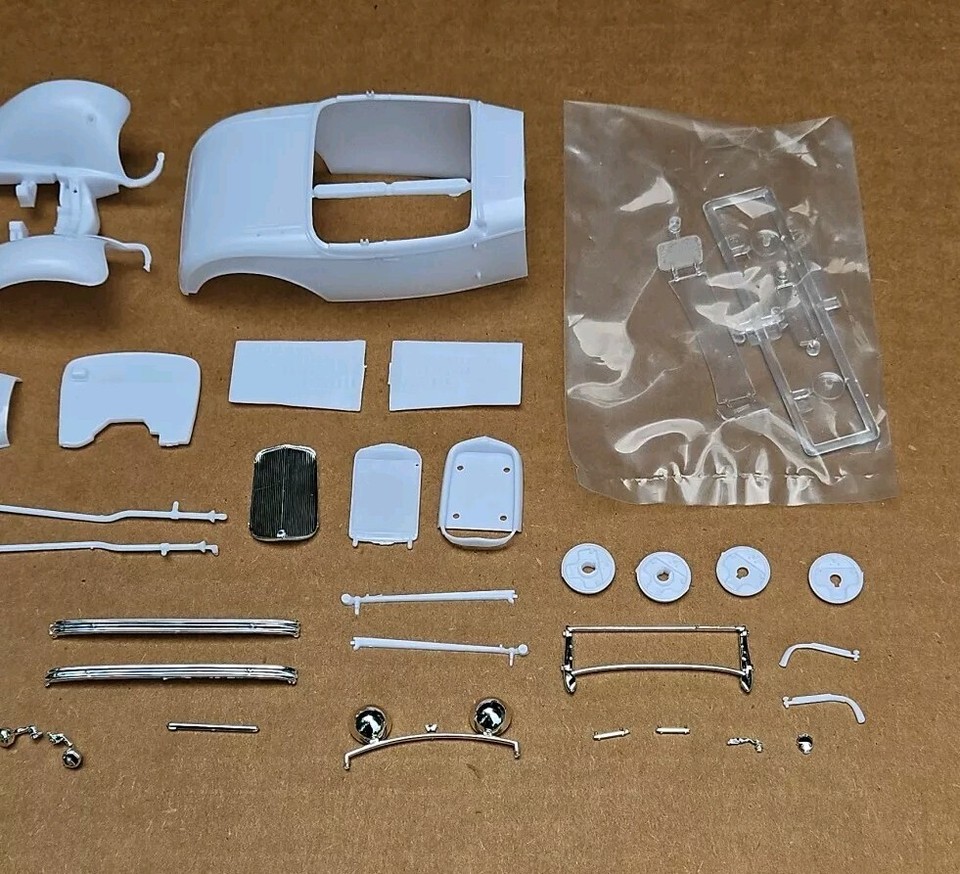 Monogram 1/24 1932 FORD STREET ROD BODY, CHASSIS AND RELATED PARTS | eBay