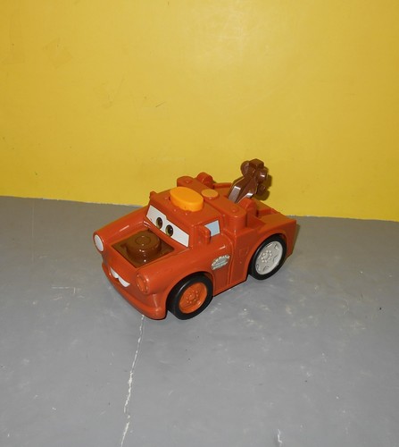 Mattel V7612 Disney Pixar Cars 2 Fisher Price Talking Mater Flashlight ...