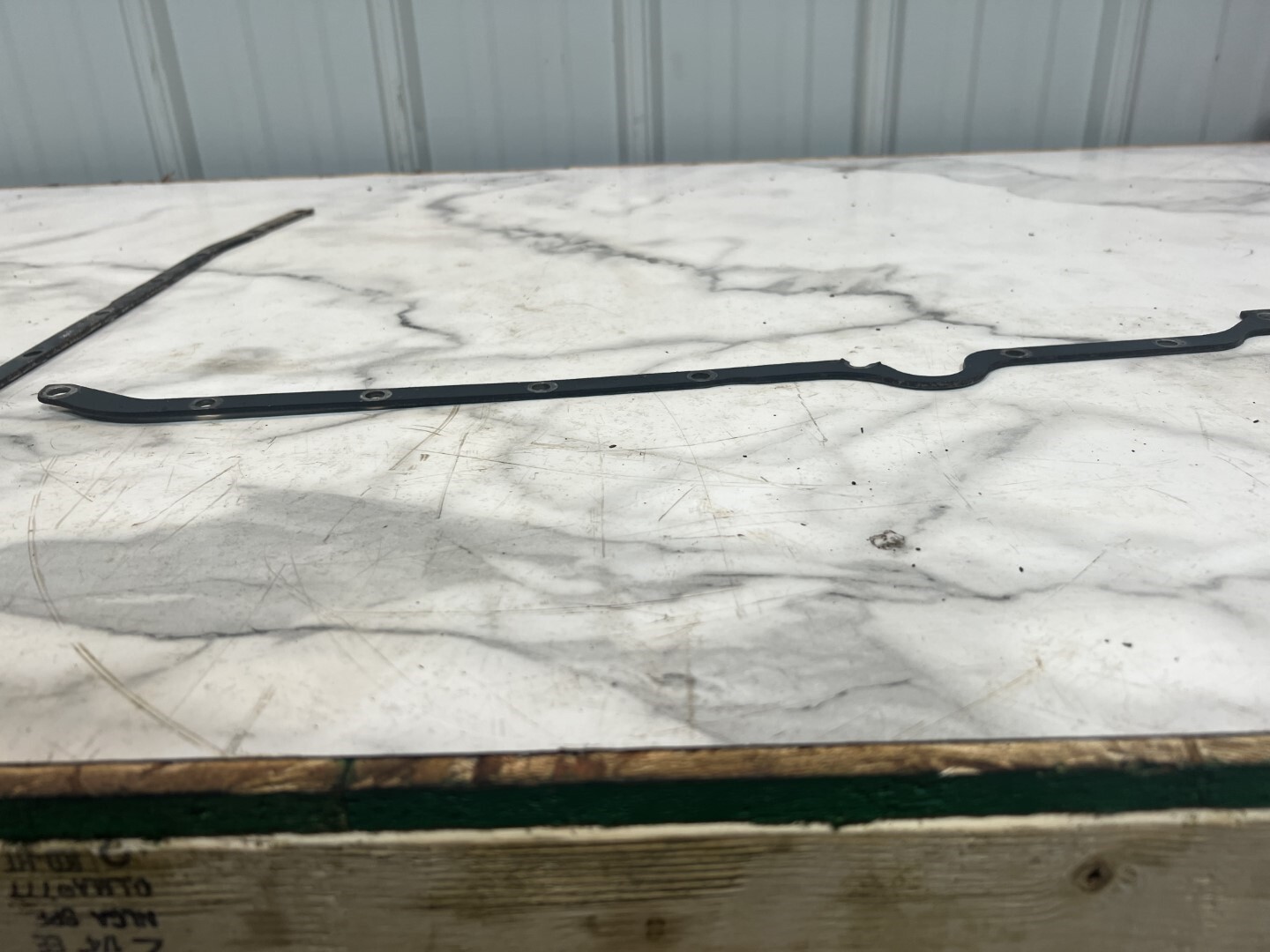 MerCruiser 5.7 L 350 MAG Engine oil pan retainer stiffener support ...