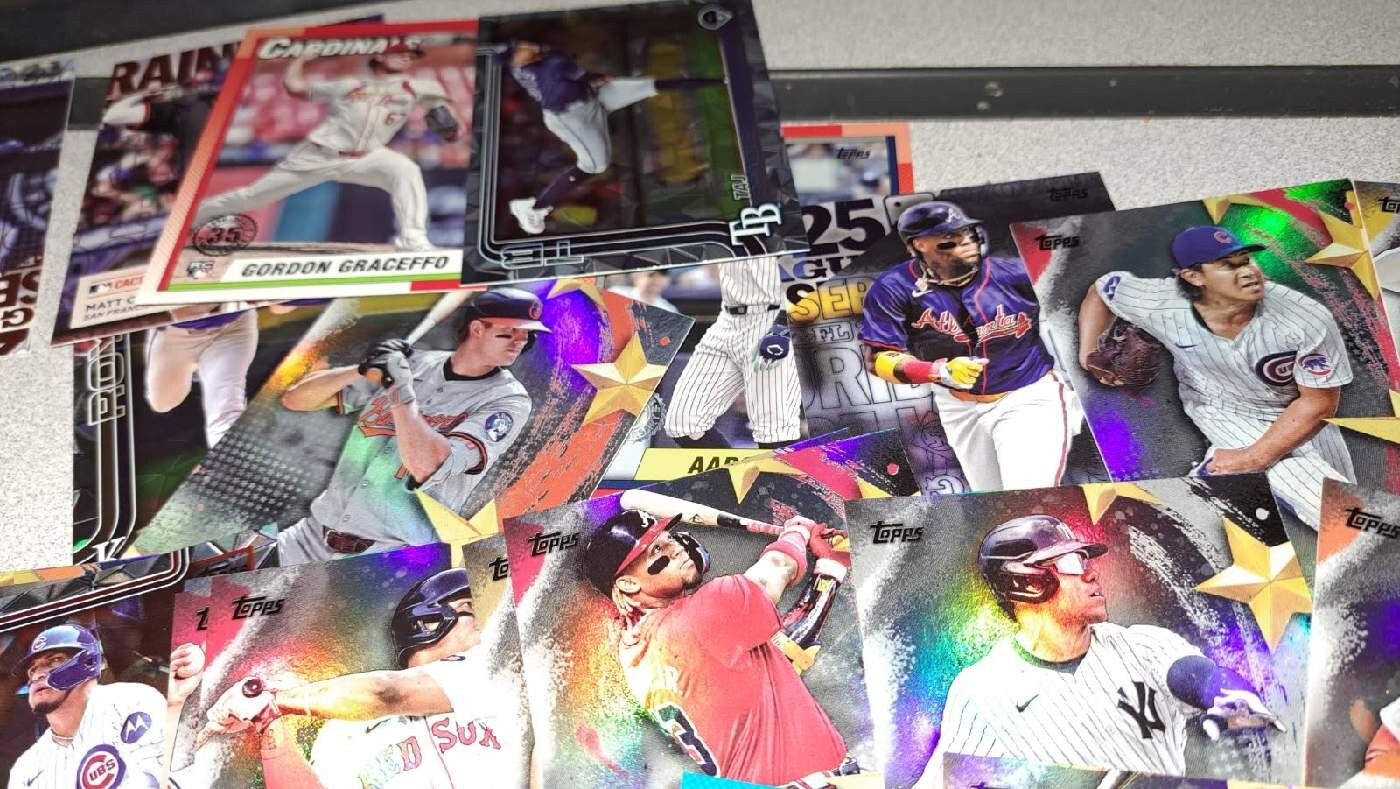 2025 Topps Series 1 (51) Card Lot Inserts Rainbow Foil Diamante | eBay