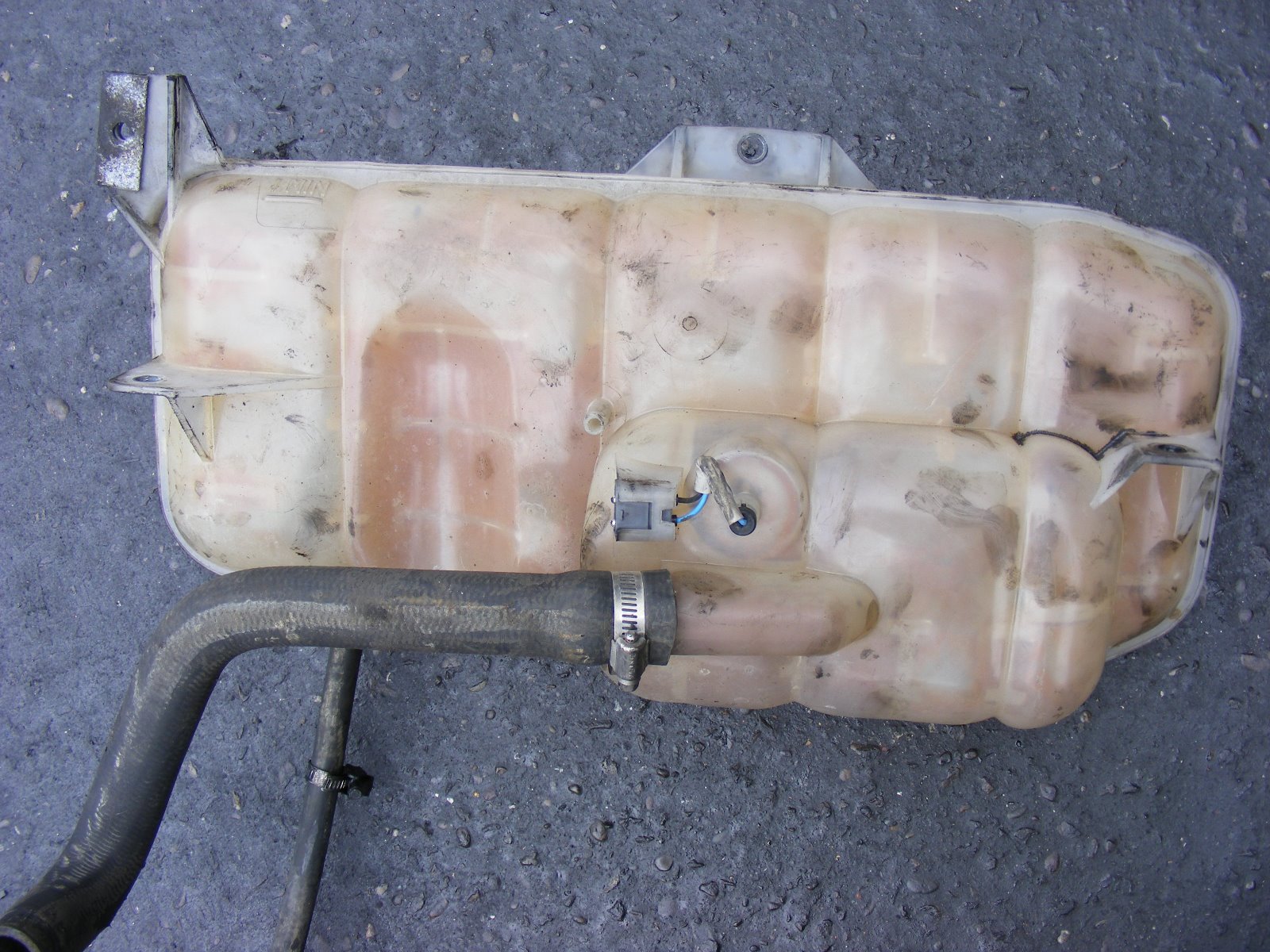 VOLVO FM12 WATER HEADER TANK FROM 8X4 340HP 2003 PLATE VEHICLE | eBay UK