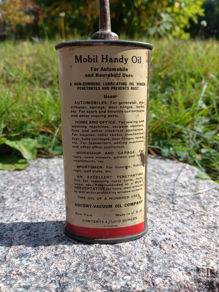 Mobil Socony Vacuum Handy Oiler 4 Oz Can with Mobil Handy Oil belt ...