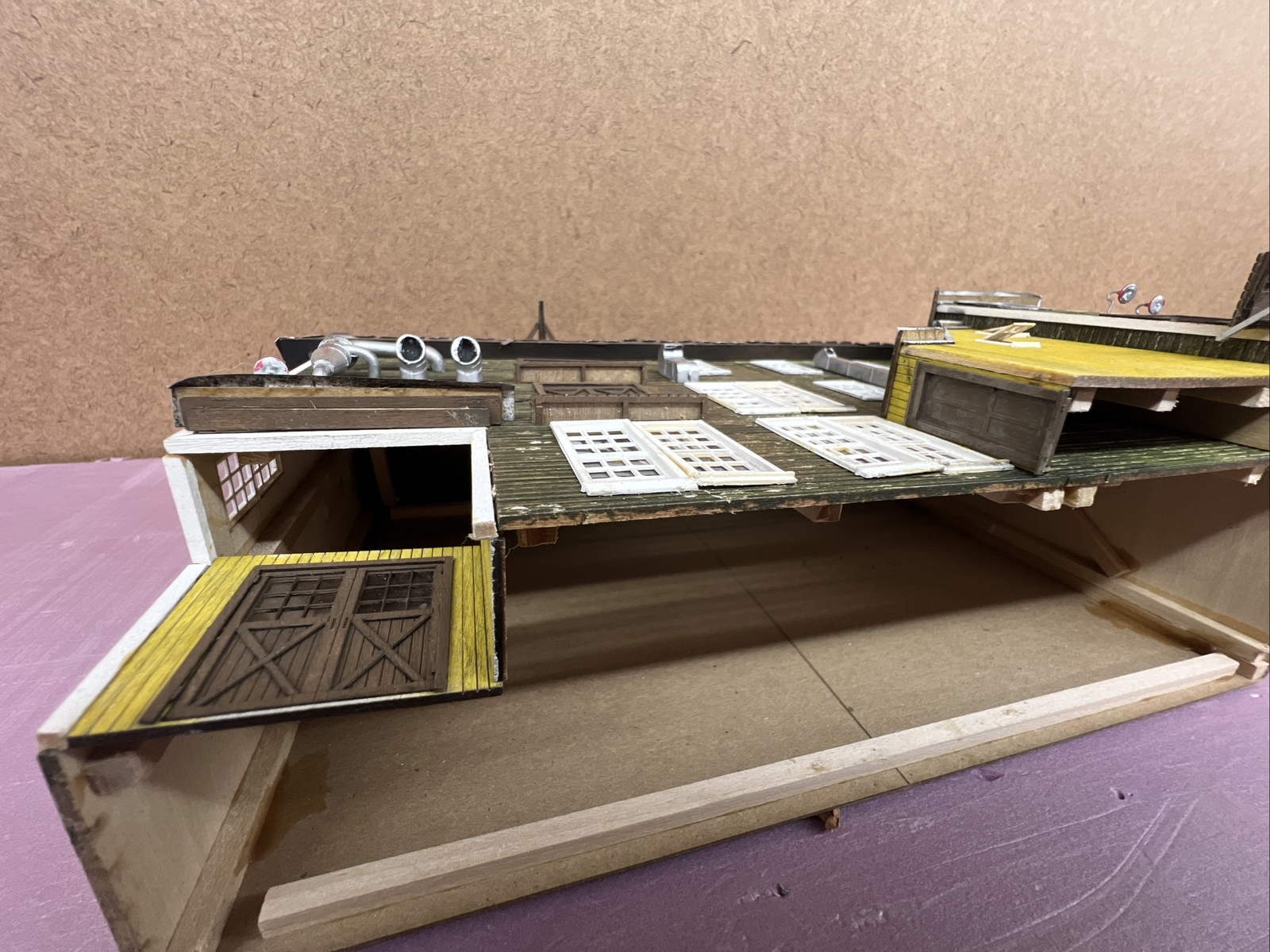 Bar Mills HO-Scale SHIPYARD BREWING Co. BUILT UP PAINTED Building Flat ...