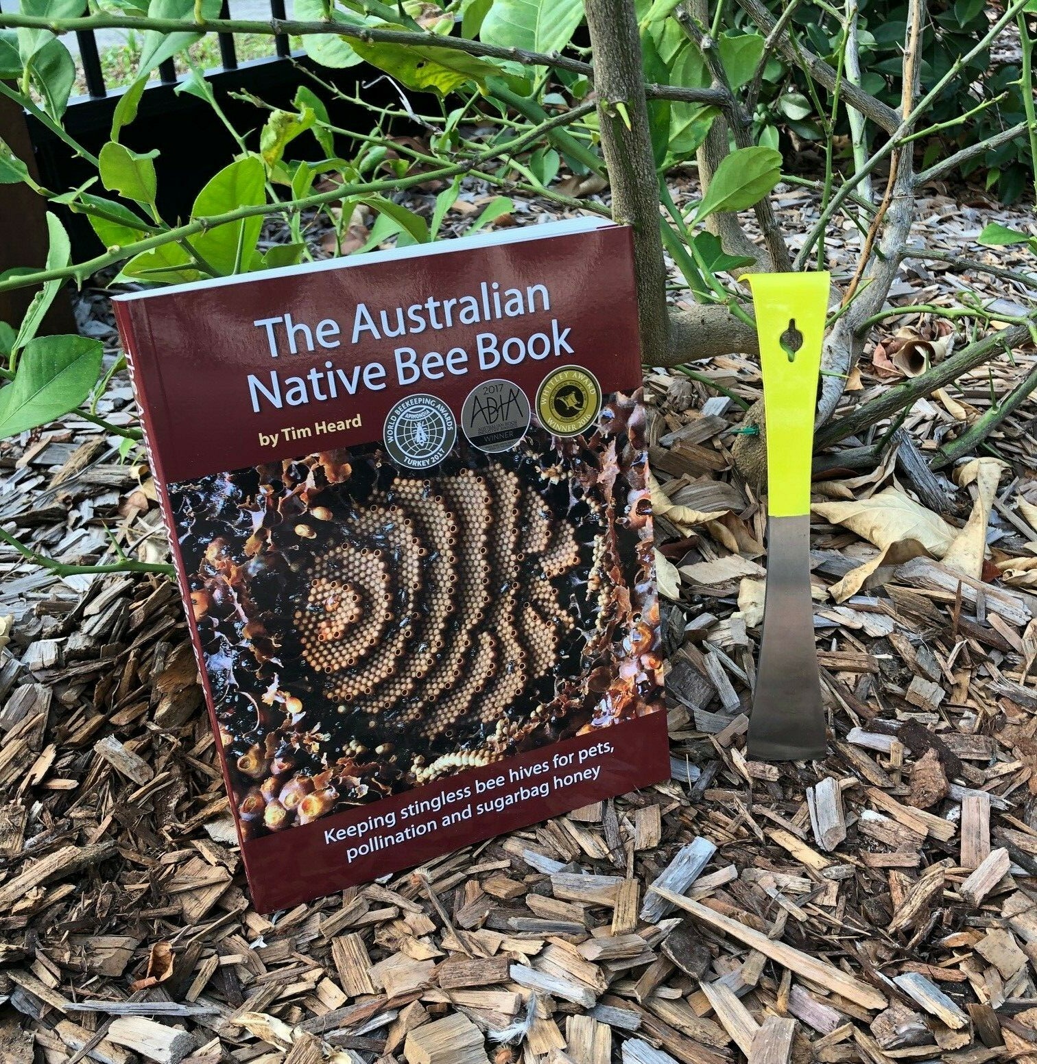 The Australian Native Bee Book: Keeping Stingless Bee Hives Sugarbag ...
