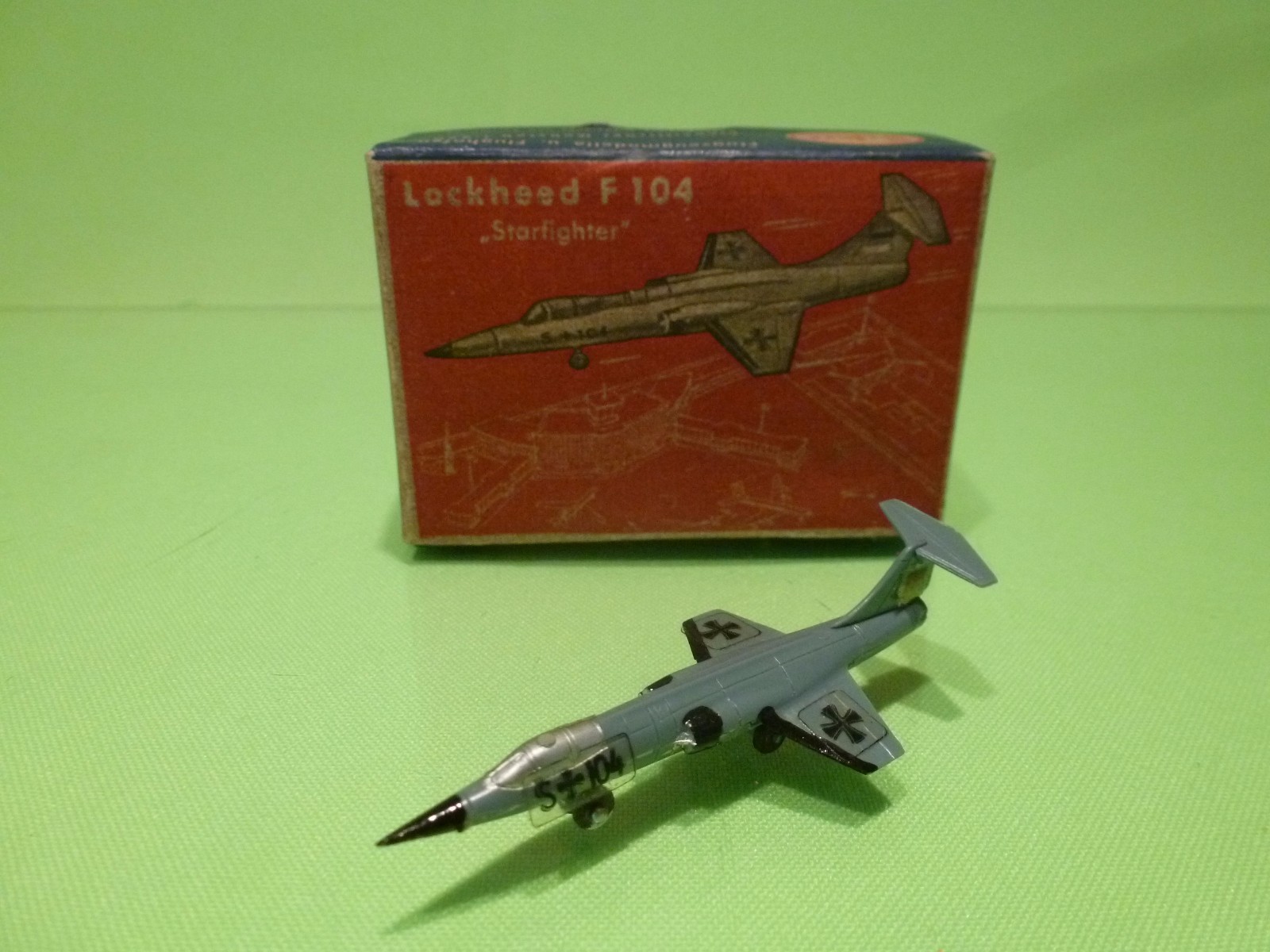 SIKU PLASTIC F11a - FLUGZEUG LOCKHEED F104 STARFIGHTER 1:250 - GOOD ...